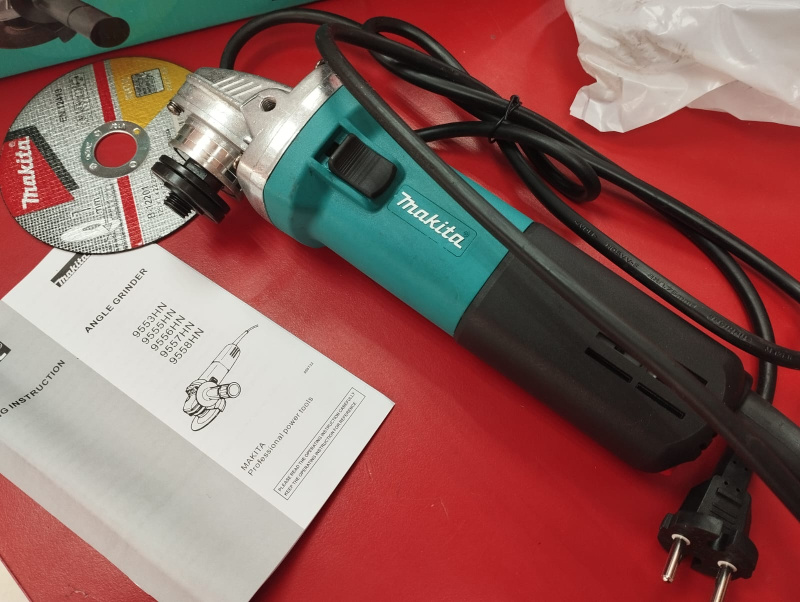 Купить Болгарка Makita 9558 125mm Б/У за 3 249 руб. — состояние 9/10