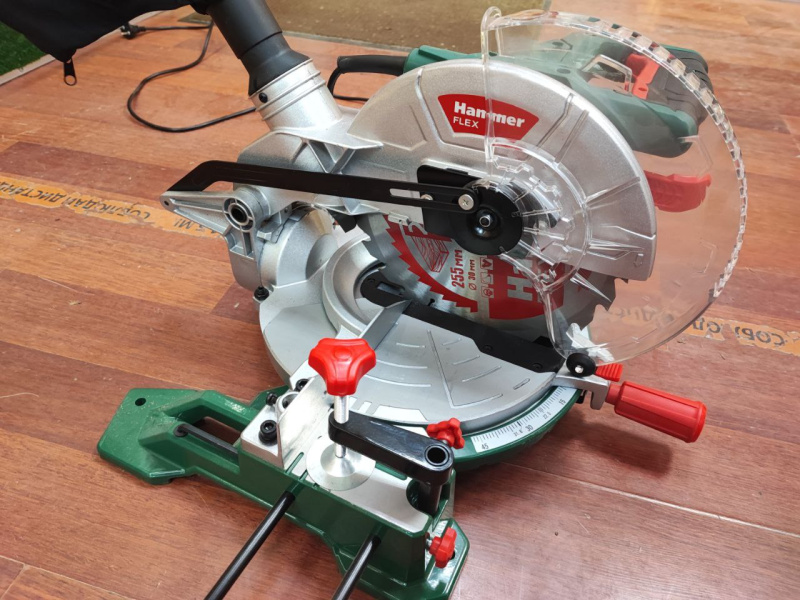Купить Торцовочная пила Hammerflex STL1800/255 Б/У за 0 руб ...