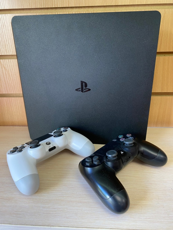 Купить Игровая приставка . Sony PS 4 SLIM Б/У за 0 руб. — состояние 9/10