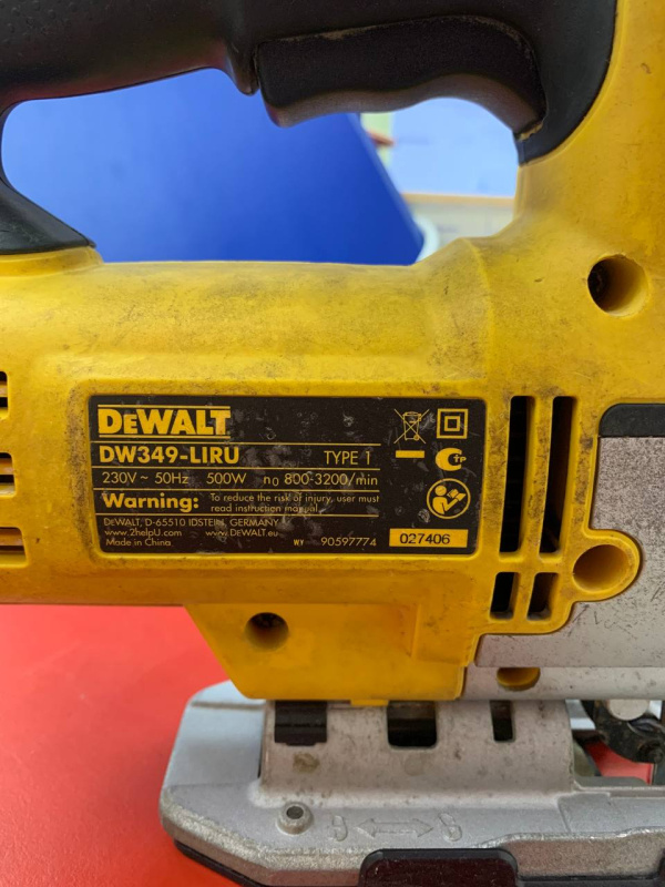 Купить Лобзик Dewalt DW349-LIRU Б/У за 5 499 руб. — состояние 9/10