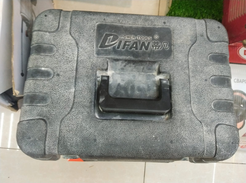 Купить Шлифмашинка Difan df 180b Б/У за 0 руб. — состояние 9/10