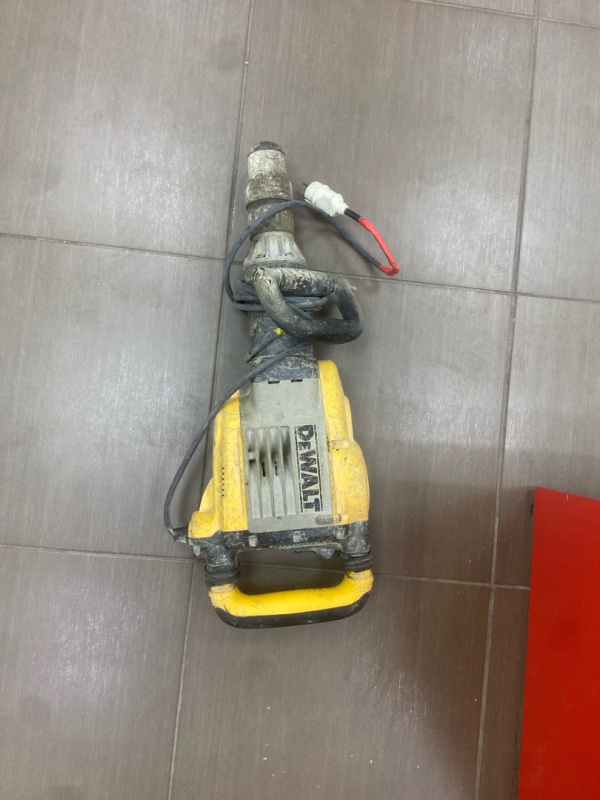 Dewalt d25901 price store